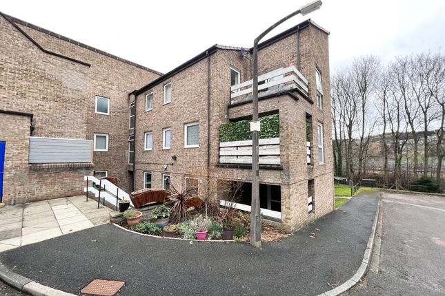 Frizley Gardens, Frizinghall, Bradford, West Yorkshire BD9, 2 bedroom ...