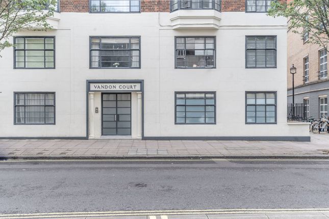 Petty France, St James's Park, London SW1H, studio to rent - 64510929 ...