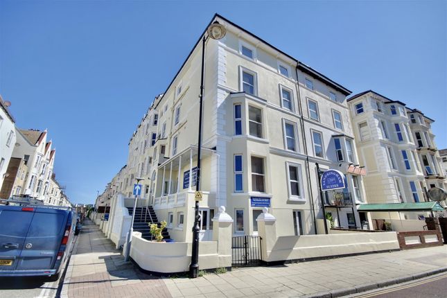 Sandringham Apartments, Osborne Road, Southsea PO5, 4 bedroom flat to ...