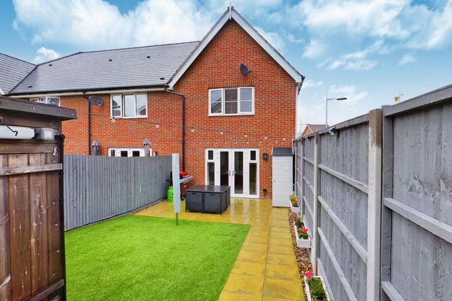 Arun Valley Way, Kilnwood Vale, Faygate RH12, 2 bedroom end terrace ...