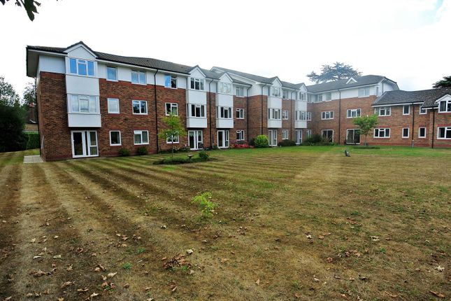 Crockford Park Road, Addlestone KT15, 1 bedroom flat for sale ...