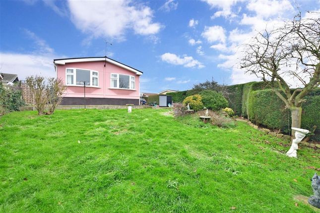 Lower Dunton Road, Dunton, Brentwood, Essex CM13, 2 bedroom mobile/park ...