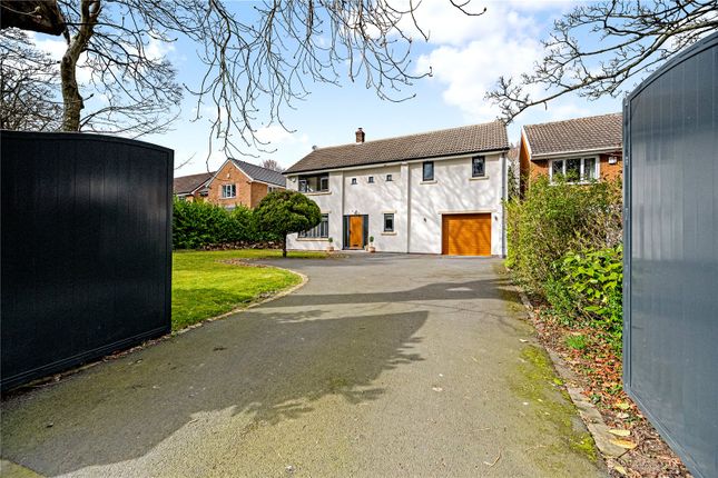Shay Lane, Walton, Wakefield, West Yorkshire WF2, 4 bedroom detached ...