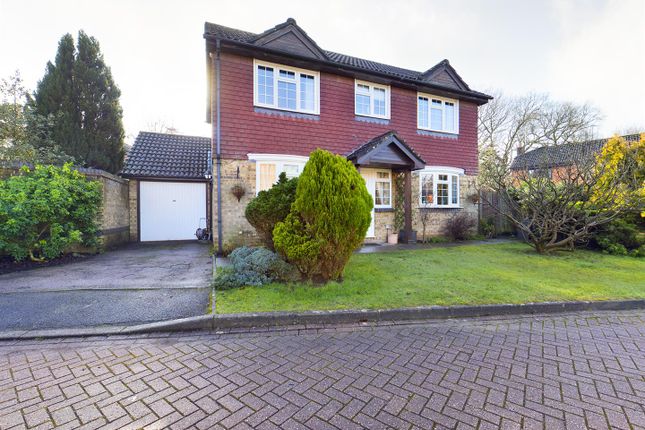Selbourne Close, Crawley RH10, 3 bedroom detached house for sale ...