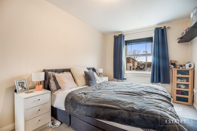 Cricketers Green, Torquay TQ2, 2 bedroom flat for sale - 63838765 ...