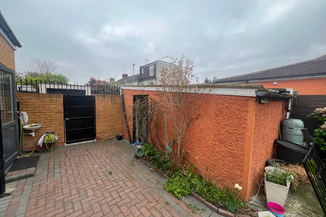 Whalebone Lane South, Romford RM6, 3 bedroom bungalow for sale ...