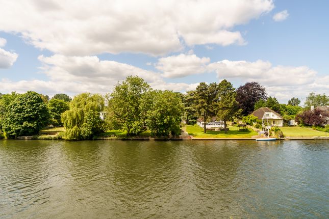 Riverside Road, Staines TW18, 2 bedroom flat for sale - 67579829 ...