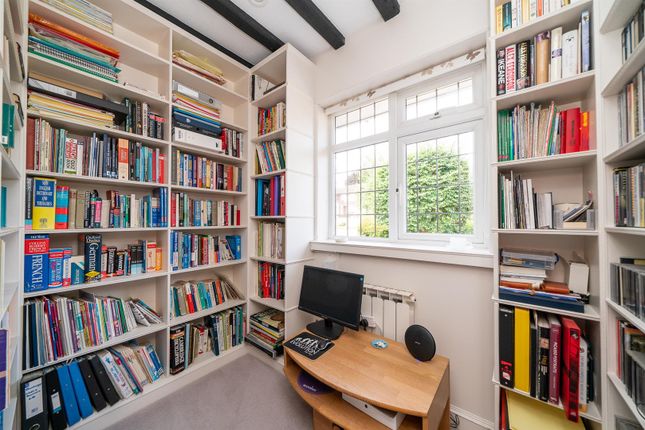 Silverthorn Drive, Longdean Park, Hertfordshire HP3, 5 bedroom detached ...