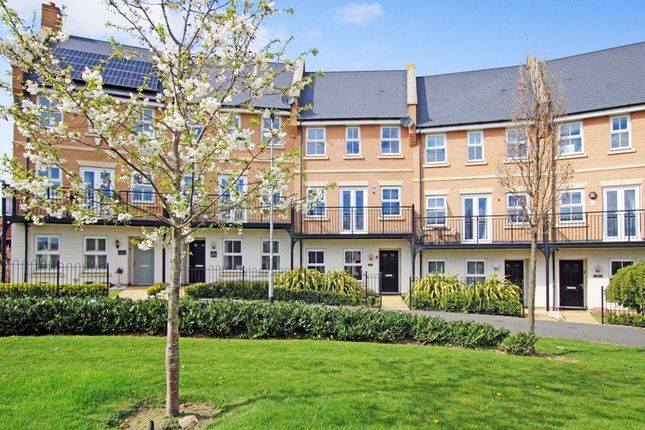 Homes for Sale in Laindon - Buy Property in Laindon - Primelocation