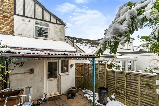 Maidstone Road Rainham Gillingham Me8 2 Bedroom Semi Detached House