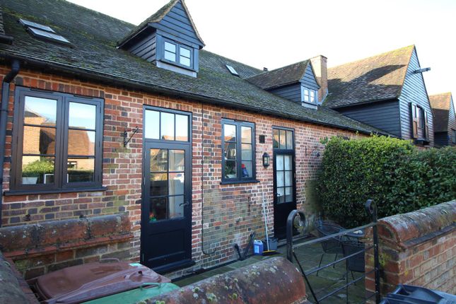 Morgan Gardens, Aldenham, Watford WD25, 2 bedroom barn conversion for ...