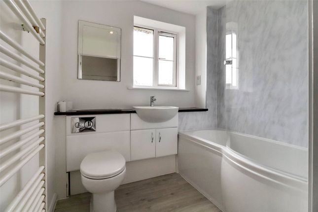 Nadder Meadow, South Molton, Devon EX36, 2 bedroom flat for sale ...