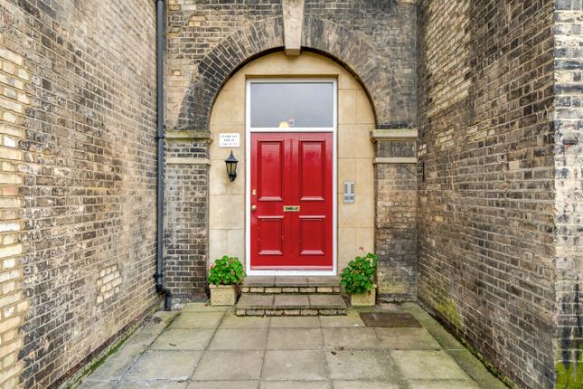 Royal Herbert Pavilions, Gilbert Close, London SE18, 2 bedroom flat for ...