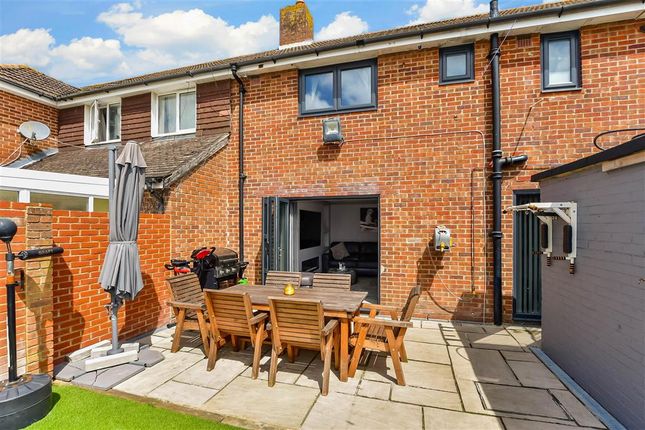 Chilcombe Close, Havant, Hampshire PO9, 3 bedroom terraced house for ...