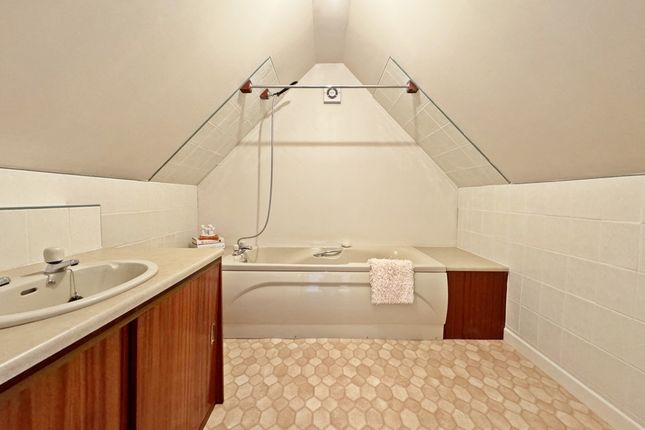 Eary Veg, Tromode Park, Douglas, Isle Of Man IM2, 5 bedroom detached ...