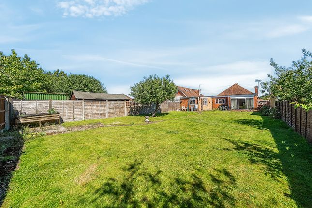 Louis Fields, Fairlands, Guildford GU3, 3 bedroom bungalow for sale ...