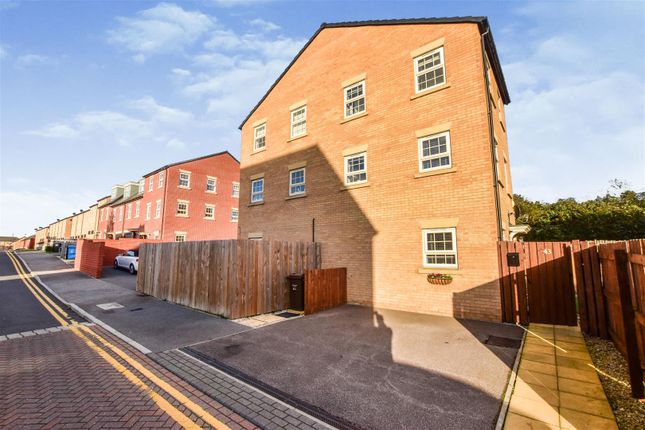 Boothferry Park Halt, Hull HU4, 2 bedroom terraced house for sale ...