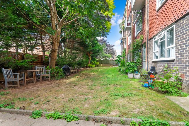 Acre Road, Kingston Upon Thames KT2, 2 bedroom flat for sale - 68211572 ...