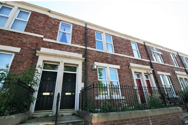 Bensham Crescent, Gateshead NE8, 2 bedroom flat for sale - 70395064 ...