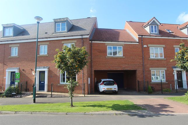 4 bed town house for sale in Collingsway, Darlington DL2 - Zoopla
