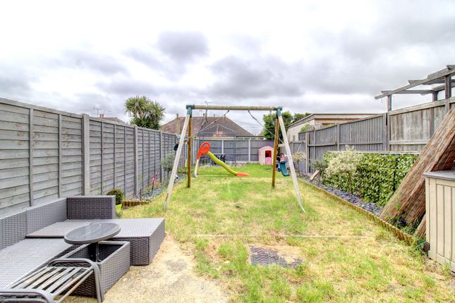 King Henry Drive Rochford Ss4 3 Bedroom Terraced House For Sale