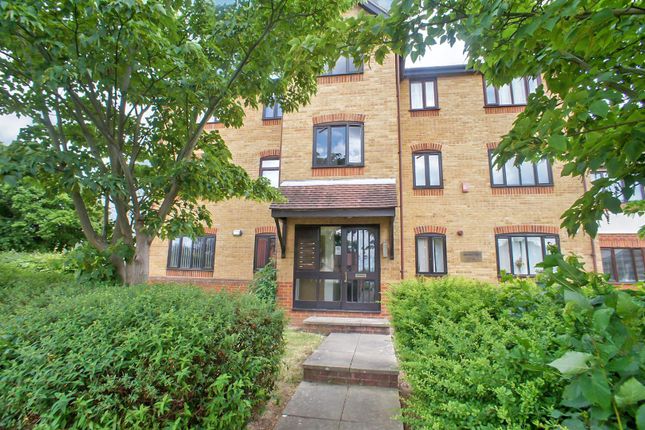 Kingsdale Court, Lamplighters Close, Waltham Abbey EN9, 2 bedroom flat ...