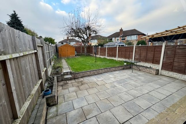Meriden Rise, Solihull, West Midlands B92, 3 bedroom semi-detached ...