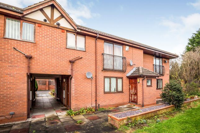 High Street, Saltney, Chester CH4, 2 bedroom flat for sale - 53801826 ...