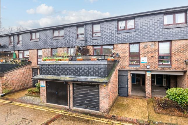 Huguenot Square, Peckham, London SE15, 2 bedroom maisonette for sale ...