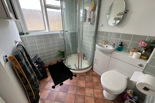 Deer Park Avenue Teignmouth Tq14 3 Bedroom Detached Bungalow To Rent