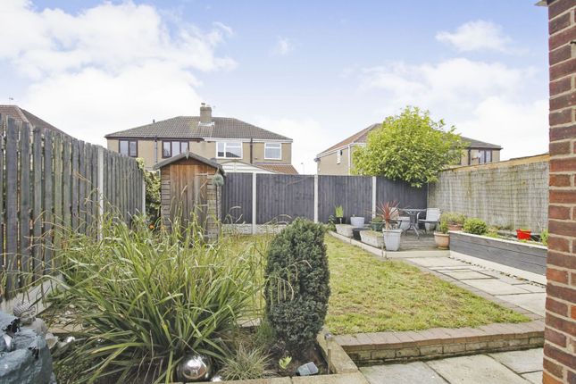 Robin Hood Crescent Edenthorpe Doncaster Dn3 3 Bedroom Semi Detached