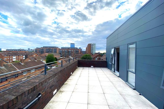 Butchers Road, Canning Town E16, 4 bedroom flat to rent - 67718368 ...