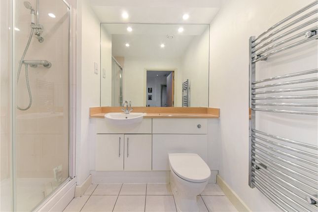 Raddon Tower, Dalston Square, Hackney, London E8, 3 bedroom flat for ...
