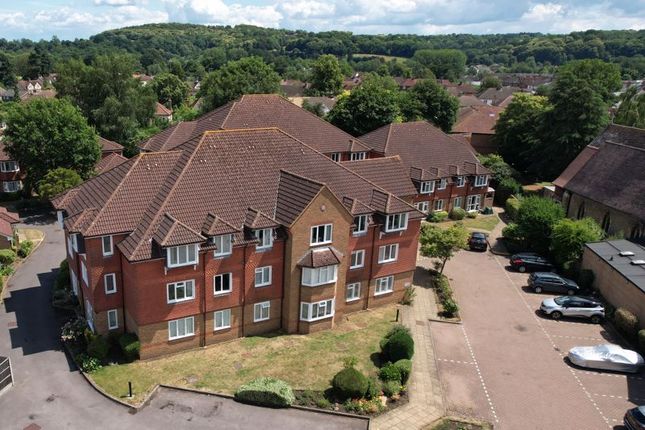Homes for Sale in Allingham Court, Summers Road, Farncombe, Godalming ...