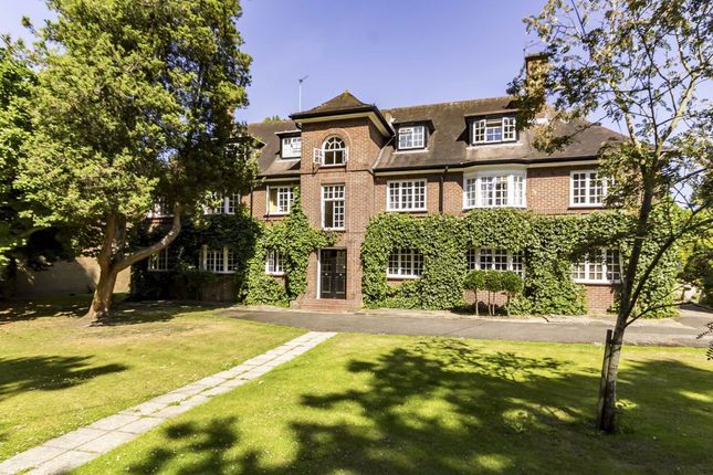 2 Bedroom Flats to Buy in Feltham, London - Primelocation