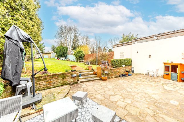 Summer Street, Slip End, Luton, Bedfordshire LU1, 4 bedroom end terrace ...