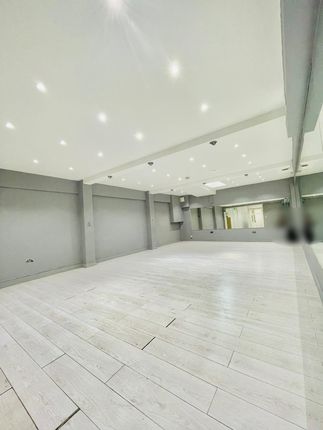 North End Road, Fulham SW6, retail premises to let - 62584653 ...