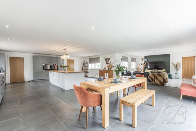 Park Hall Farm, Mansfield Woodhouse, Mansfield NG19, 4 bedroom barn ...