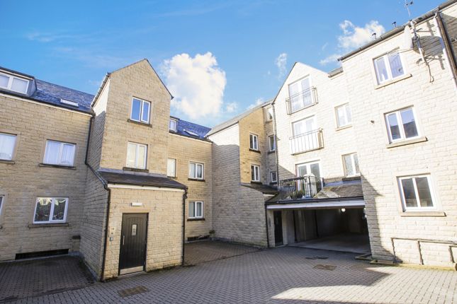 Winchester Court, West View, Boothtown, Halifax HX3, 3 bedroom flat for ...