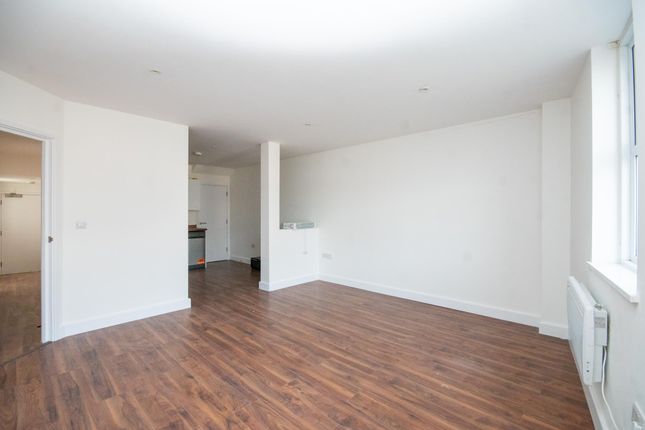Bridge Street, Pinner HA5, 2 bedroom flat for sale - 69483382 ...
