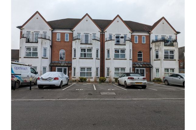 Halton Road, Kenley CR8, 2 bedroom flat for sale - 67274803 | PrimeLocation