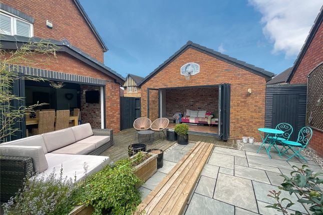 Robin Close, Tamworth, Staffordshire B77, 3 bedroom semi-detached house ...