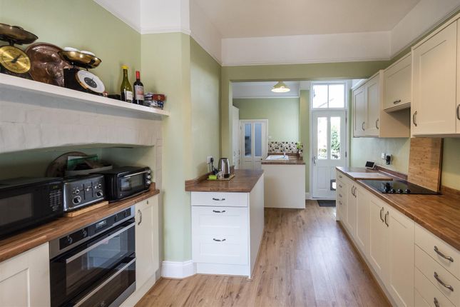 Manor Grove, Tonbridge TN10, 6 bedroom terraced house for sale ...