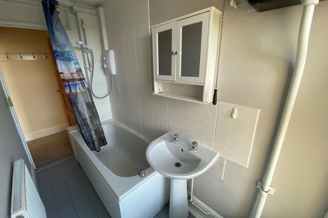 Wilton Road, Salisbury SP2, 2 bedroom flat for sale - 60921531 | PrimeLocation