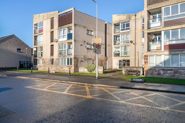 Newbigging, Musselburgh EH21, 3 bedroom flat for sale - 63840937 ...