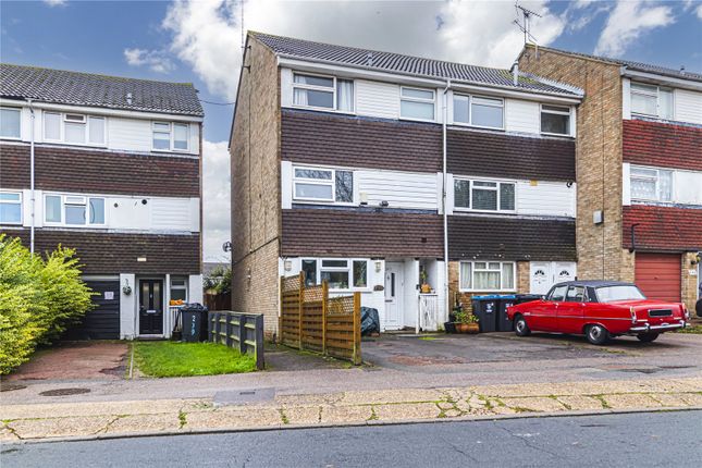 St. Agnells Lane, Grovehill, Hemel Hempstead, Hertfordshire HP2, 4 ...