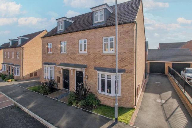 Houses for Sale in Hornbeam Close, Edwalton, Nottingham NG12 - Hornbeam ...