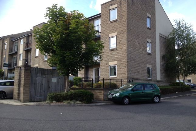 2 bed flat to rent in Murray Court, Horsforth, Leeds LS18 - Zoopla