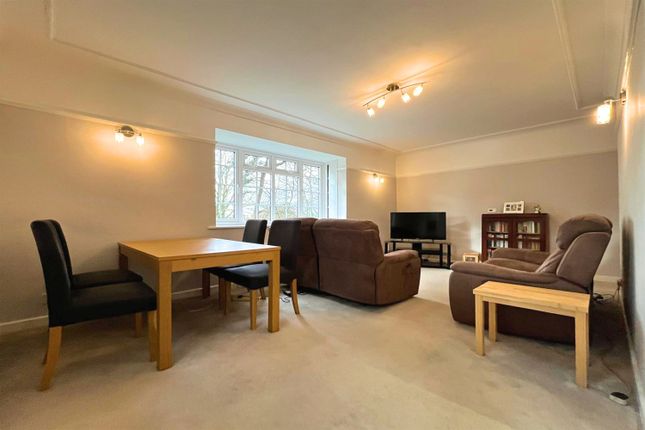Brooklands Road, Sale M33, 2 bedroom flat for sale - 66566860 ...