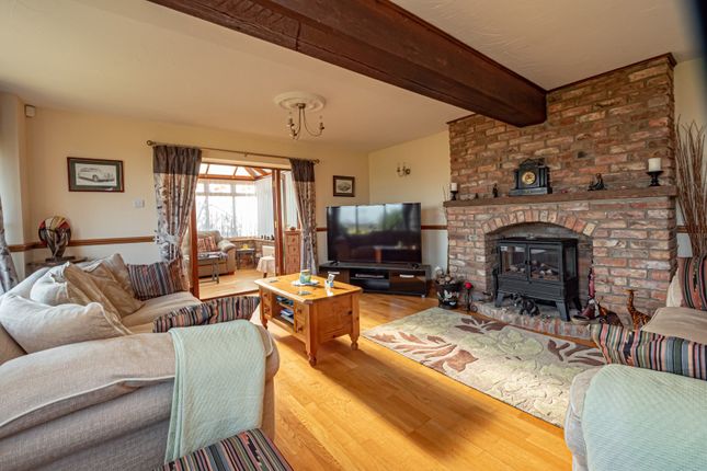 Humber Lane, Welwick, Hull, East Yorkshire HU12, 3 bedroom detached ...